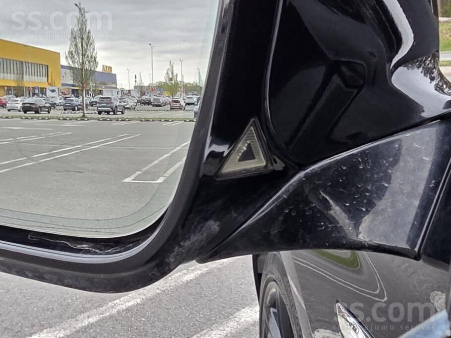 Black BMW 535 2010 in Riga, with an engine capacity of 3.00 L and mileage of 264 thousand km for 10990 €, photo 7 on AUTOMOTO.COM.LV
