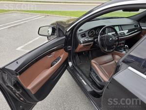Black BMW 535 2010 in Riga, with an engine capacity of 3.00 L and mileage of 264 thousand km for 10990 €, photo 9 on AUTOMOTO.COM.LV
