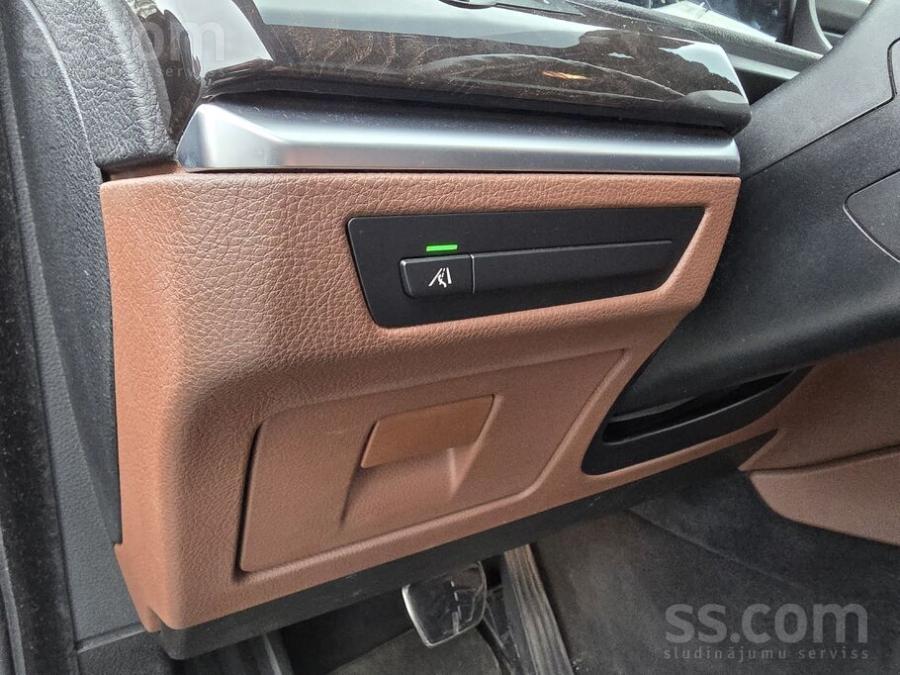 Black BMW 535 2010 in Riga, with an engine capacity of 3.00 L and mileage of 264 thousand km for 10990 €, photo 11 on AUTOMOTO.COM.LV