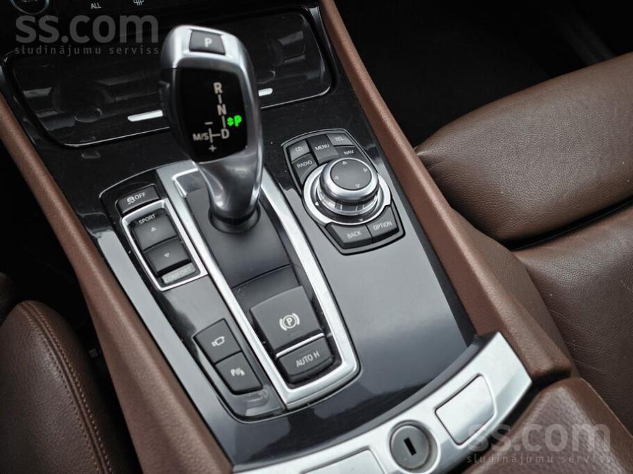 Black BMW 535 2010 in Riga, with an engine capacity of 3.00 L and mileage of 264 thousand km for 10990 €, photo 13 on AUTOMOTO.COM.LV
