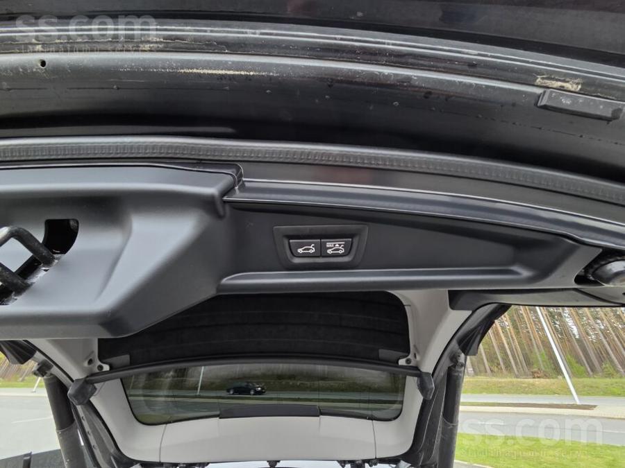 Black BMW 535 2010 in Riga, with an engine capacity of 3.00 L and mileage of 264 thousand km for 10990 €, photo 23 on AUTOMOTO.COM.LV