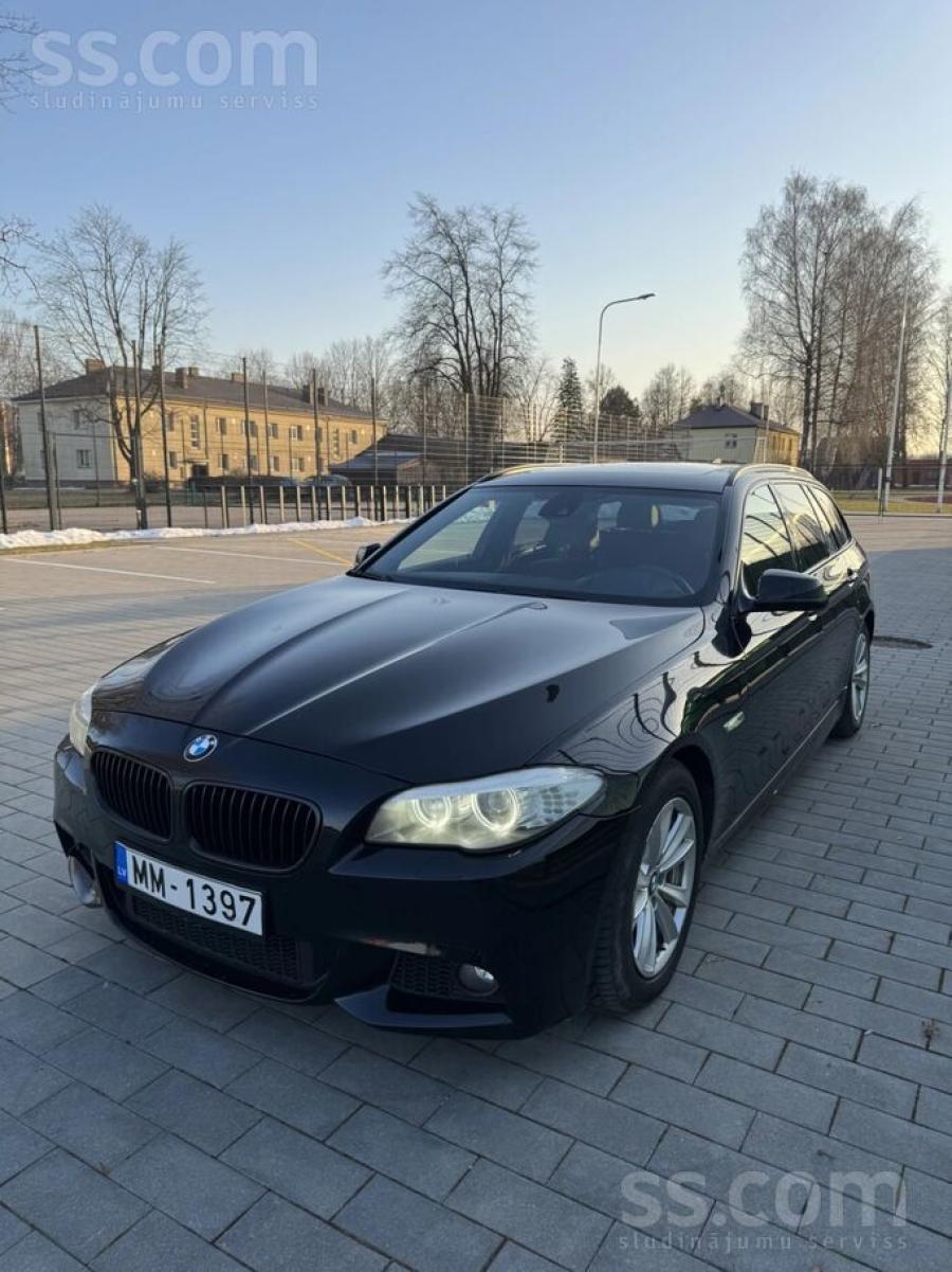 Black BMW 535 2010 in Riga, with an engine capacity of 3.00 L and mileage of 359 thousand km for 8900 €, photo 4 on AUTOMOTO.COM.LV