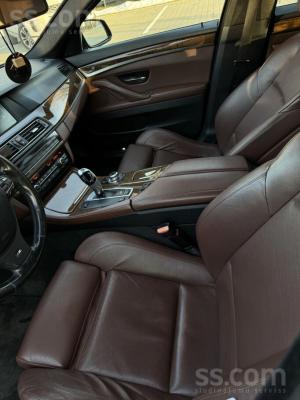 Black BMW 535 2010 in Riga, with an engine capacity of 3.00 L and mileage of 359 thousand km for 8900 €, photo 10 on AUTOMOTO.COM.LV