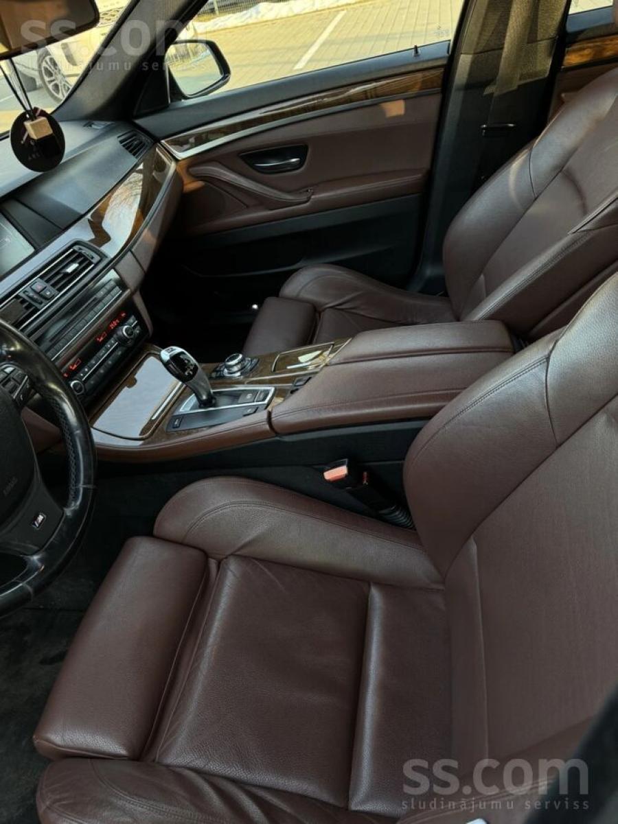 Black BMW 535 2010 in Riga, with an engine capacity of 3.00 L and mileage of 359 thousand km for 8900 €, photo 10 on AUTOMOTO.COM.LV