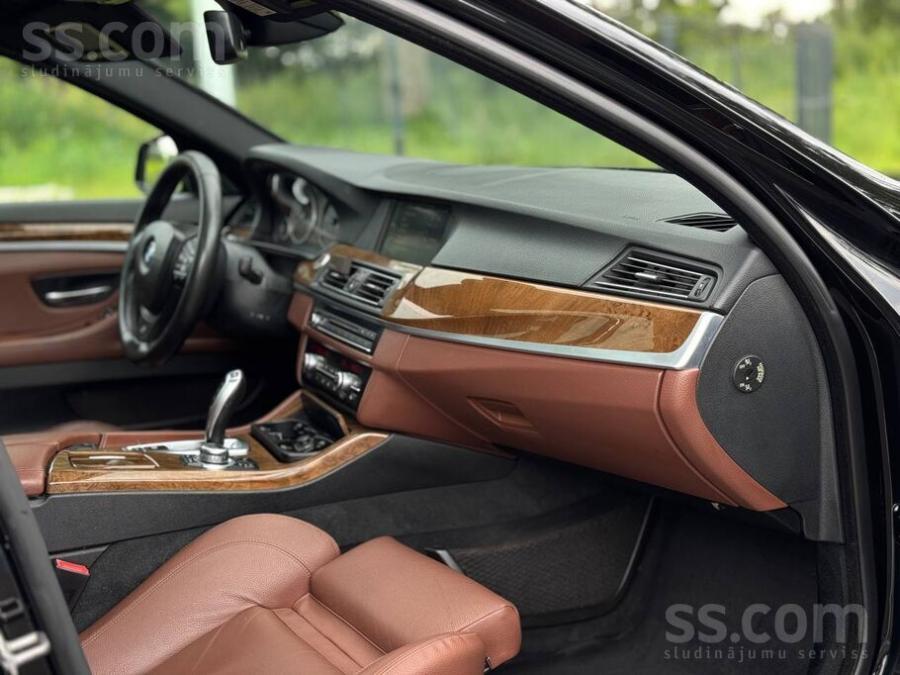 Black BMW 535 2010 in Riga, with an engine capacity of 3.00 L and mileage of 361 thousand km for 7950 €, photo 20 on AUTOMOTO.COM.LV