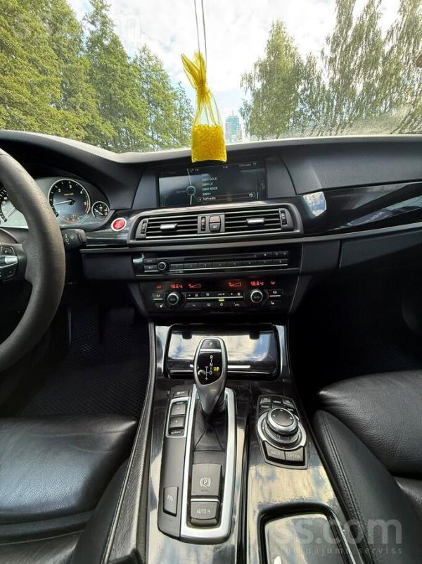 Black BMW 535 2010 in Riga, with an engine capacity of 3.00 L and mileage of 0 thousand km for 10500 €, photo 8 on AUTOMOTO.COM.LV