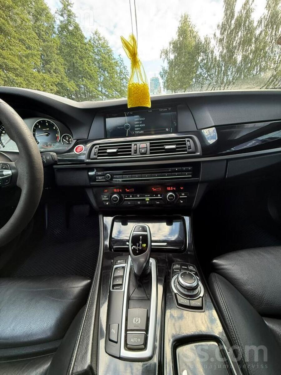 Black BMW 535 2010 in Riga, with an engine capacity of 3.00 L and mileage of 0 thousand km for 10500 €, photo 8 on AUTOMOTO.COM.LV