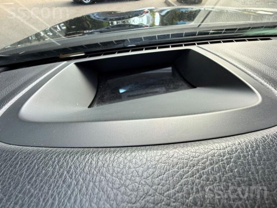 Black BMW 535 2010 in Riga, with an engine capacity of 3.00 L and mileage of 0 thousand km for 10500 €, photo 9 on AUTOMOTO.COM.LV