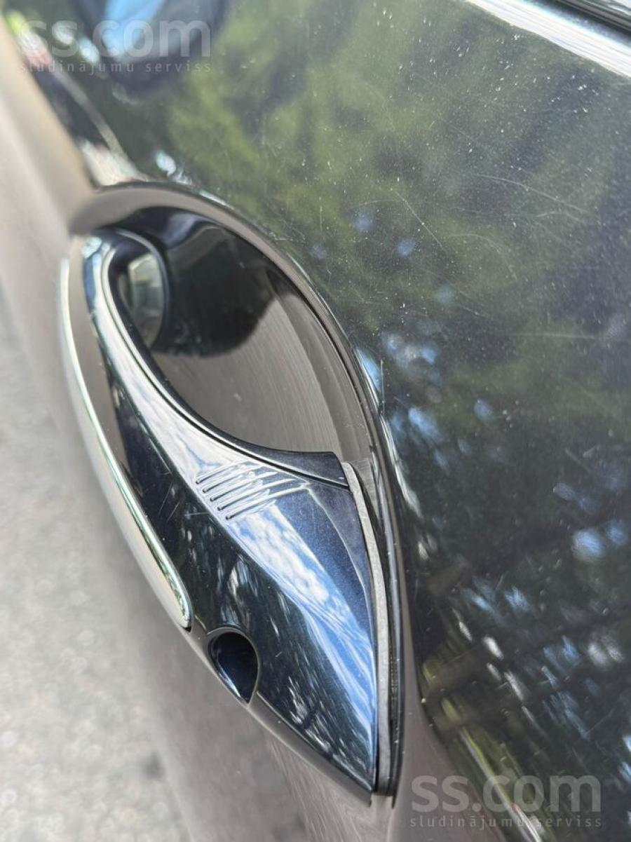 Black BMW 535 2010 in Riga, with an engine capacity of 3.00 L and mileage of 0 thousand km for 10500 €, photo 13 on AUTOMOTO.COM.LV
