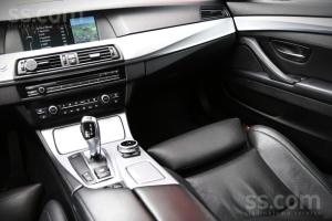 Black BMW 535 2010 in Riga, with an engine capacity of 3.00 L and mileage of 380 thousand km for 9495 €, photo 11 on AUTOMOTO.COM.LV