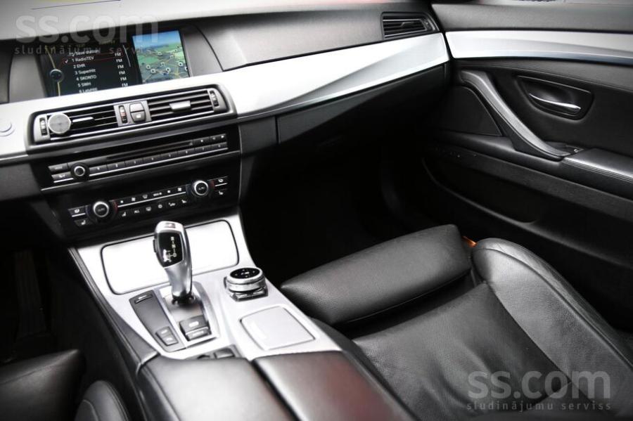 Black BMW 535 2010 in Riga, with an engine capacity of 3.00 L and mileage of 380 thousand km for 9495 €, photo 11 on AUTOMOTO.COM.LV