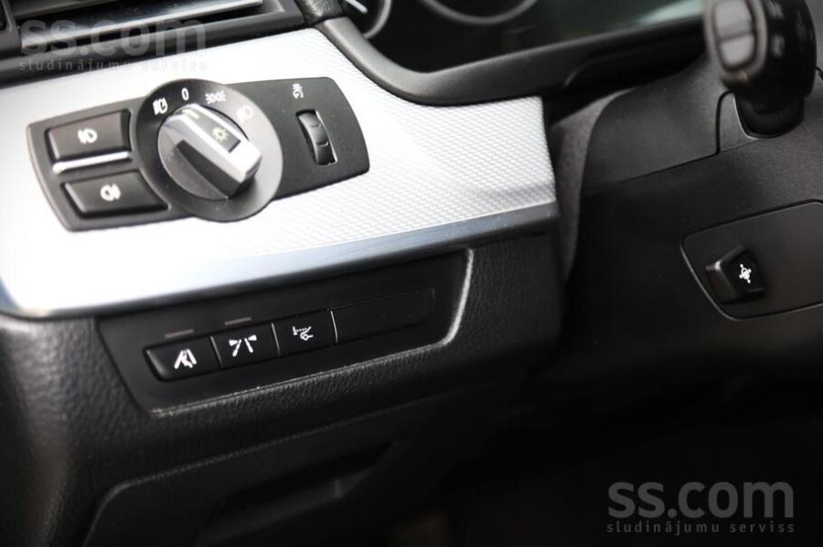 Black BMW 535 2010 in Riga, with an engine capacity of 3.00 L and mileage of 380 thousand km for 9495 €, photo 18 on AUTOMOTO.COM.LV