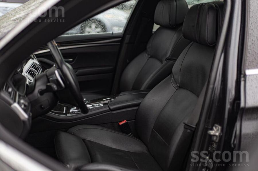 Black BMW 535 2011 in Riga, with an engine capacity of 3.00 L and mileage of 295 thousand km for 11490 €, photo 12 on AUTOMOTO.COM.LV