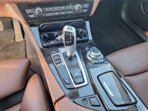 Black BMW 535 2011 in Panevezys, with an engine capacity of 2.98 L and mileage of 245 thousand km for 8500 €, photo 17 on AUTOMOTO.COM.LV