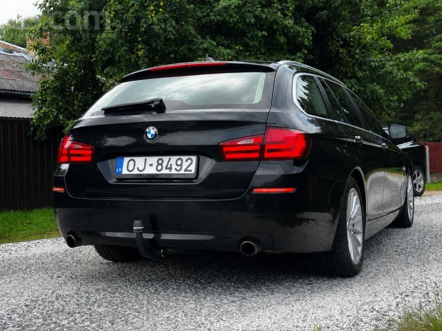 Black BMW 535 2011 in Riga, with an engine capacity of 3.00 L and mileage of 345 thousand km for 9150 €, photo 5 on AUTOMOTO.COM.LV
