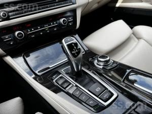 Black BMW 535 2011 in Riga, with an engine capacity of 3.00 L and mileage of 345 thousand km for 9150 €, photo 13 on AUTOMOTO.COM.LV