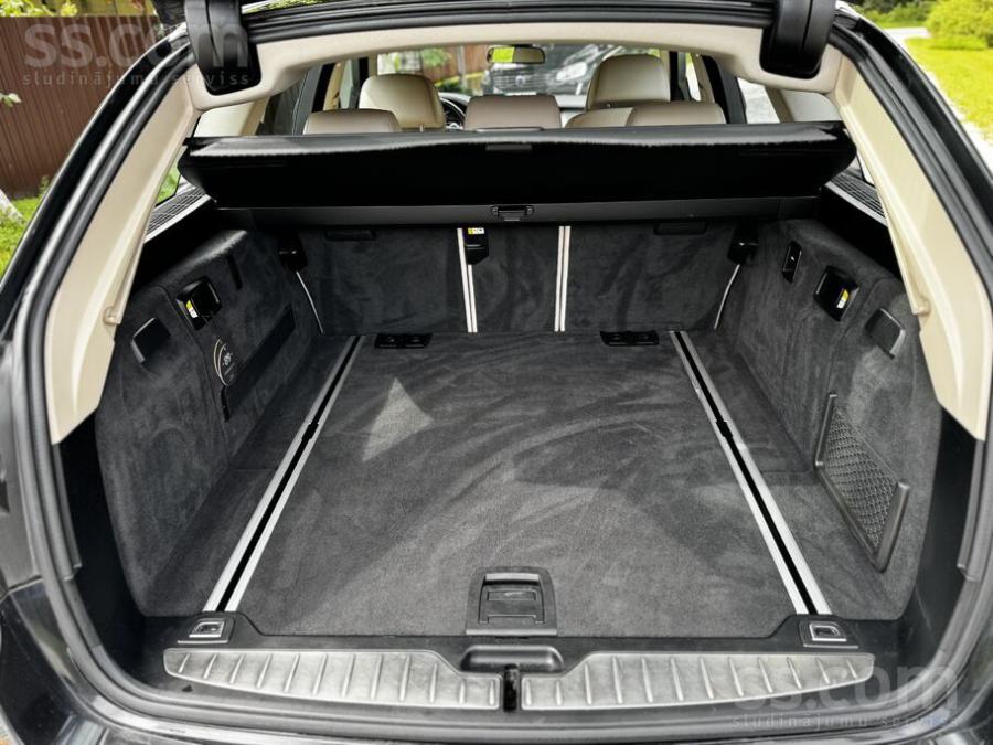 Black BMW 535 2011 in Riga, with an engine capacity of 3.00 L and mileage of 345 thousand km for 9150 €, photo 20 on AUTOMOTO.COM.LV