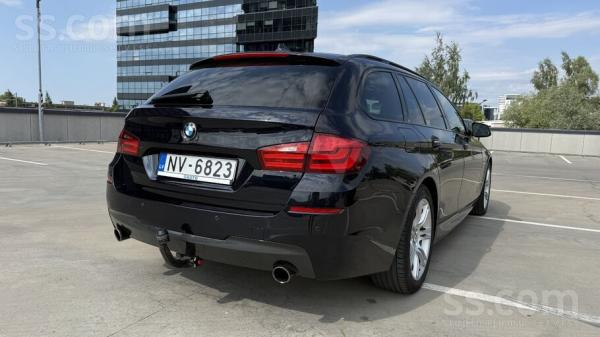 Black BMW 535 2011 in Riga, with an engine capacity of 3.00 L and mileage of 318 thousand km for 10900 €, photo 3 on AUTOMOTO.COM.LV