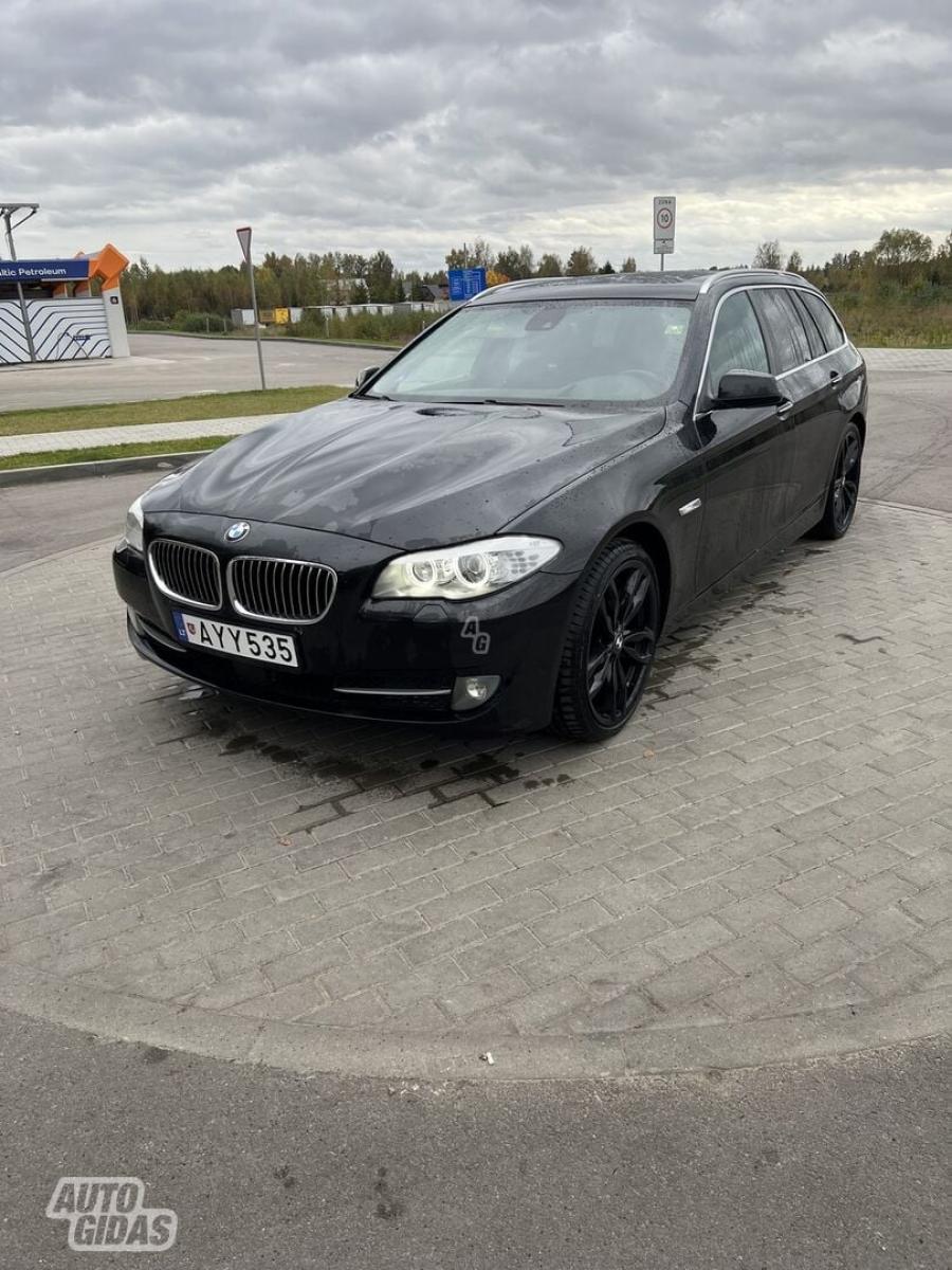 Black BMW 535 2011 in Vilnius, with an engine capacity of 3.00 L and mileage of 240 thousand km for 10250 €, photo 3 on AUTOMOTO.COM.LV