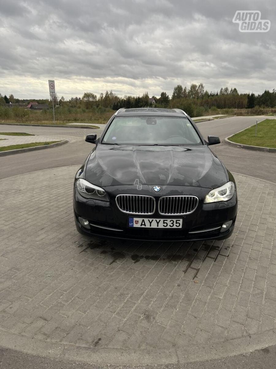Black BMW 535 2011 in Vilnius, with an engine capacity of 3.00 L and mileage of 240 thousand km for 10250 €, photo 4 on AUTOMOTO.COM.LV