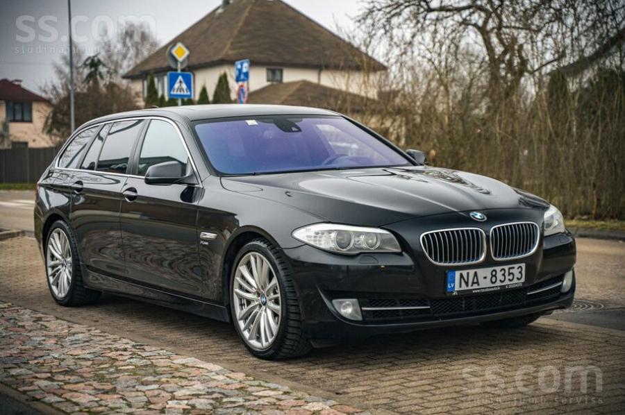 Black BMW 535 2012 in Riga, with an engine capacity of 3.00 L and mileage of 0 thousand km for 8990 €, photo 3 on AUTOMOTO.COM.LV