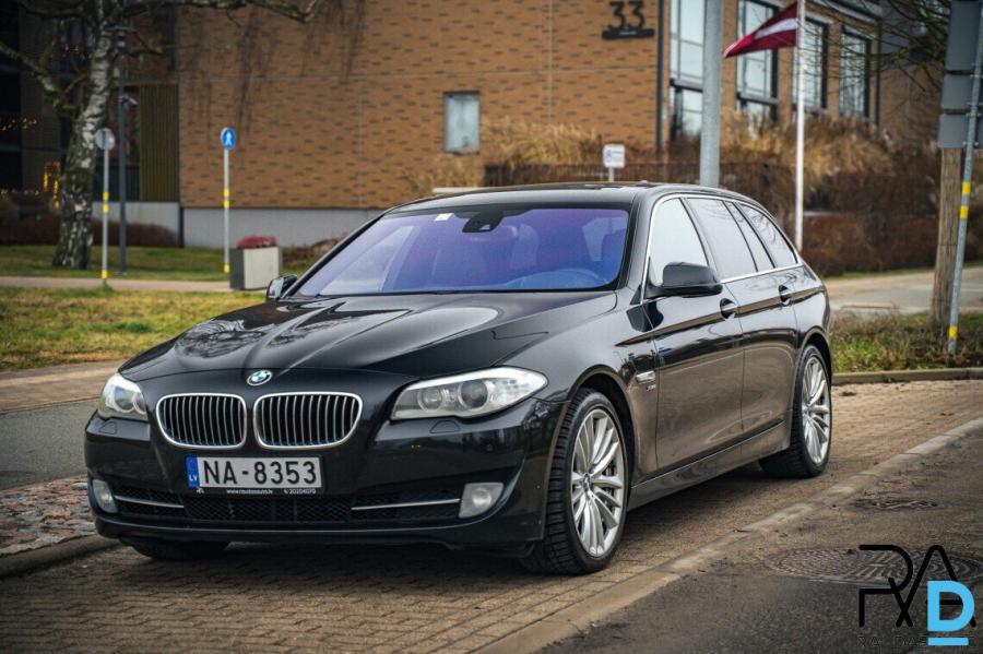 Black BMW 535 2012 in Riga, with an engine capacity of 3.00 L and mileage of 398 thousand km for 8990 €, photo 1 on AUTOMOTO.COM.LV