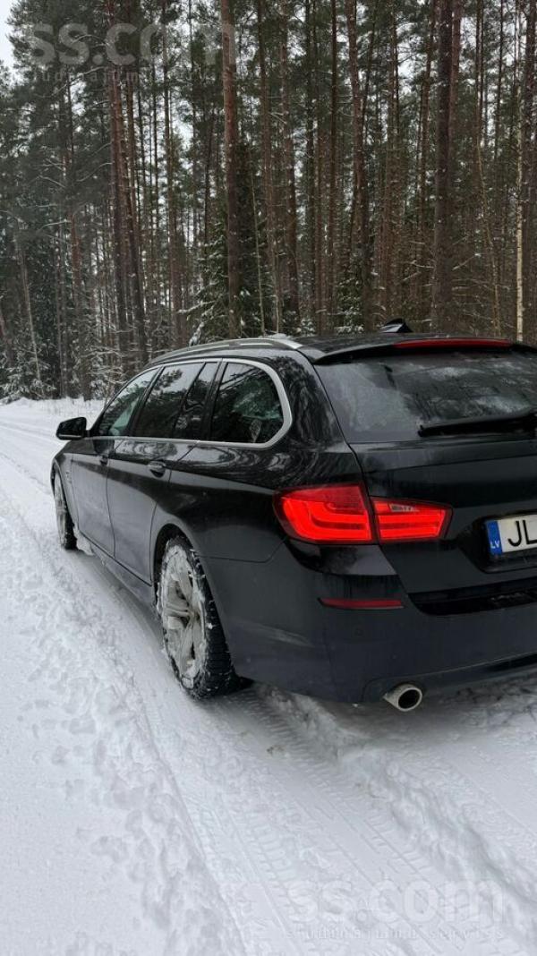 Black BMW 535 2012 in Riga, with an engine capacity of 3.00 L and mileage of 388 thousand km for 9500 €, photo 1 on AUTOMOTO.COM.LV