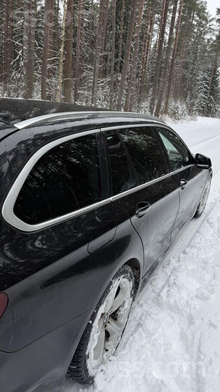 Black BMW 535 2012 in Riga, with an engine capacity of 3.00 L and mileage of 388 thousand km for 9500 €, photo 9 on AUTOMOTO.COM.LV