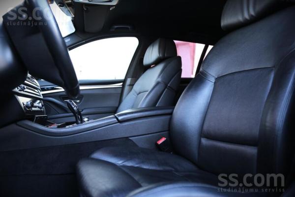 Black BMW 535 2012 in Riga, with an engine capacity of 3.00 L and mileage of 236 thousand km for 10995 €, photo 7 on AUTOMOTO.COM.LV