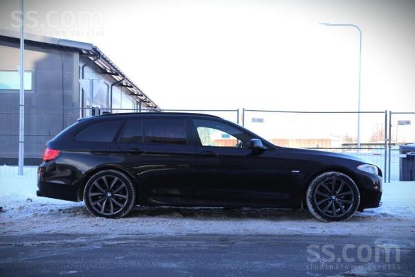 Black BMW 535 2012 in Riga, with an engine capacity of 3.00 L and mileage of 236 thousand km for 10995 €, photo 3 on AUTOMOTO.COM.LV