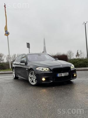 Black BMW 535 2012 in Riga, with an engine capacity of 3.00 L and mileage of 300 thousand km for 11590 €, photo 4 on AUTOMOTO.COM.LV