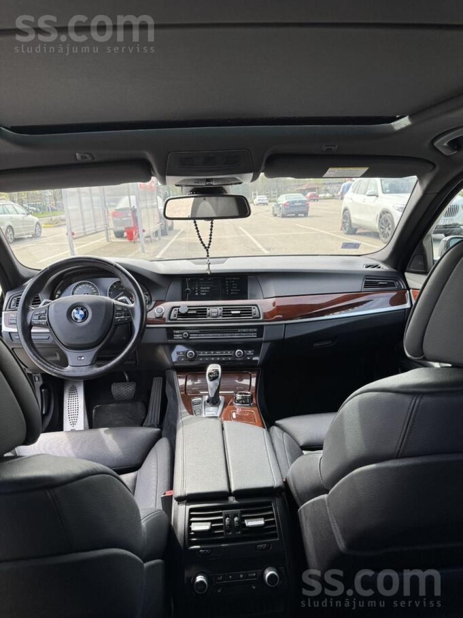 Black BMW 535 2012 in Riga, with an engine capacity of 3.00 L and mileage of 300 thousand km for 11590 €, photo 8 on AUTOMOTO.COM.LV