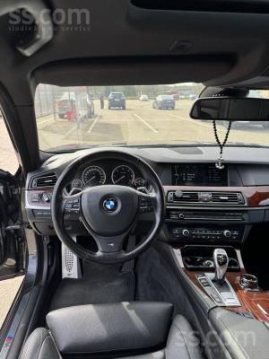 Black BMW 535 2012 in Riga, with an engine capacity of 3.00 L and mileage of 300 thousand km for 11590 €, photo 10 on AUTOMOTO.COM.LV