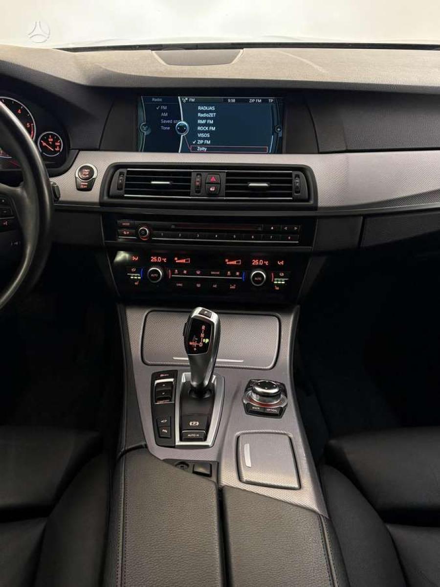 Black BMW 535 2012 in Marijampole, with an engine capacity of 2.99 L and mileage of 237 thousand km for 9999 €, photo 9 on AUTOMOTO.COM.LV