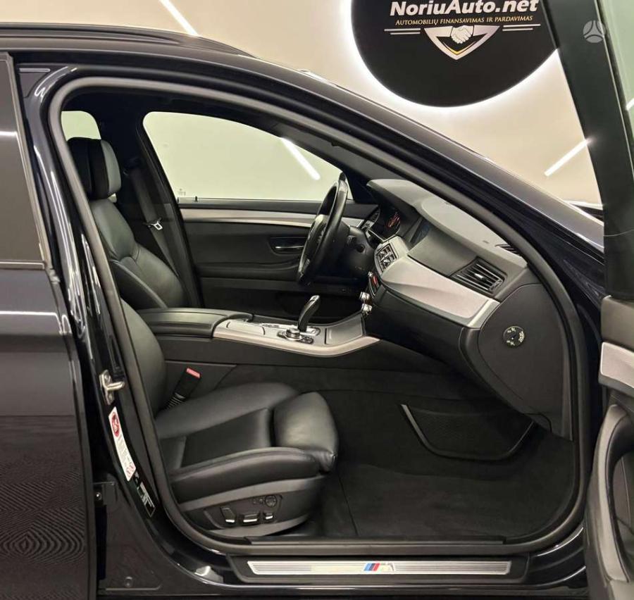Black BMW 535 2012 in Marijampole, with an engine capacity of 2.99 L and mileage of 237 thousand km for 9999 €, photo 28 on AUTOMOTO.COM.LV