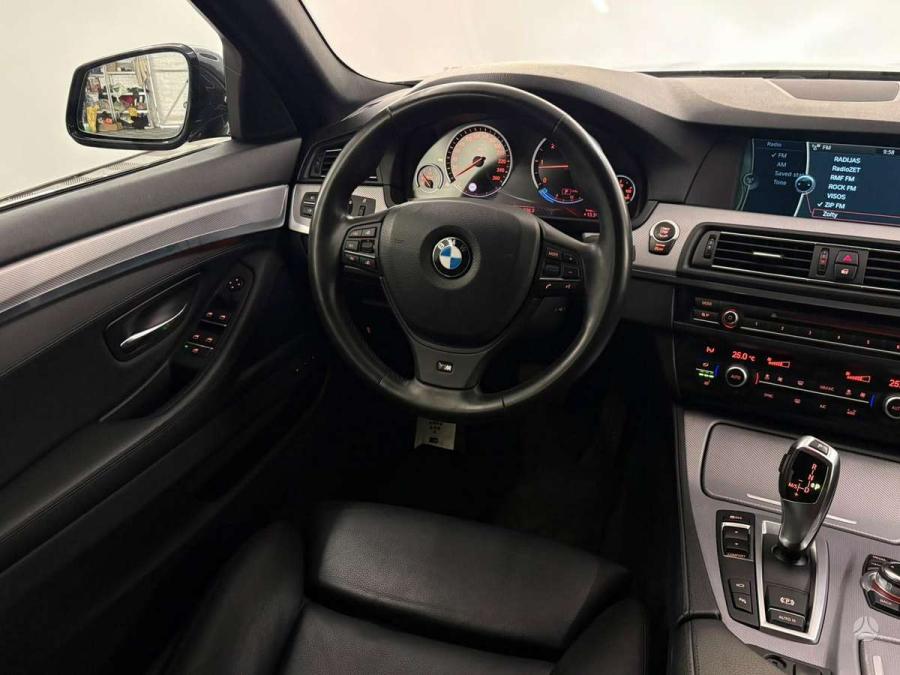 Black BMW 535 2012 in Marijampole, with an engine capacity of 2.99 L and mileage of 237 thousand km for 9450 €, photo 19 on AUTOMOTO.COM.LV