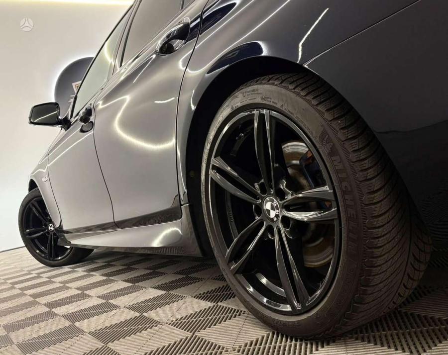 Black BMW 535 2012 in Marijampole, with an engine capacity of 2.99 L and mileage of 237 thousand km for 9450 €, photo 24 on AUTOMOTO.COM.LV