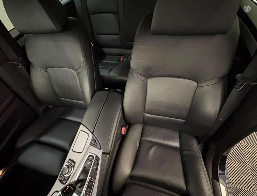 Black BMW 535 2012 in Marijampole, with an engine capacity of 2.99 L and mileage of 237 thousand km for 9450 €, photo 26 on AUTOMOTO.COM.LV