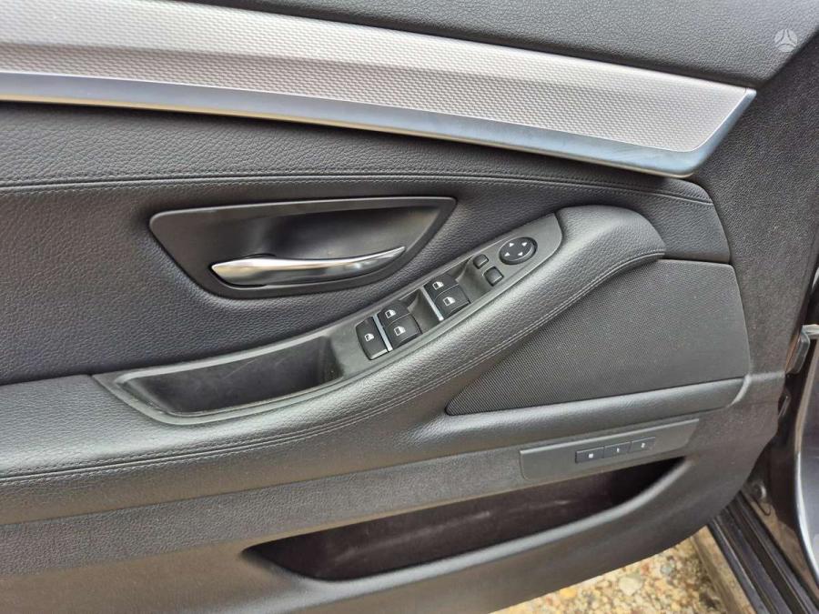 Melns BMW 535 2012 Utena, ar dzinēja tilpumu 2.99 L un nobraukumu 352 tūkst. km par 7990 €, foto 14 vietnē AUTOMOTO.COM.LV