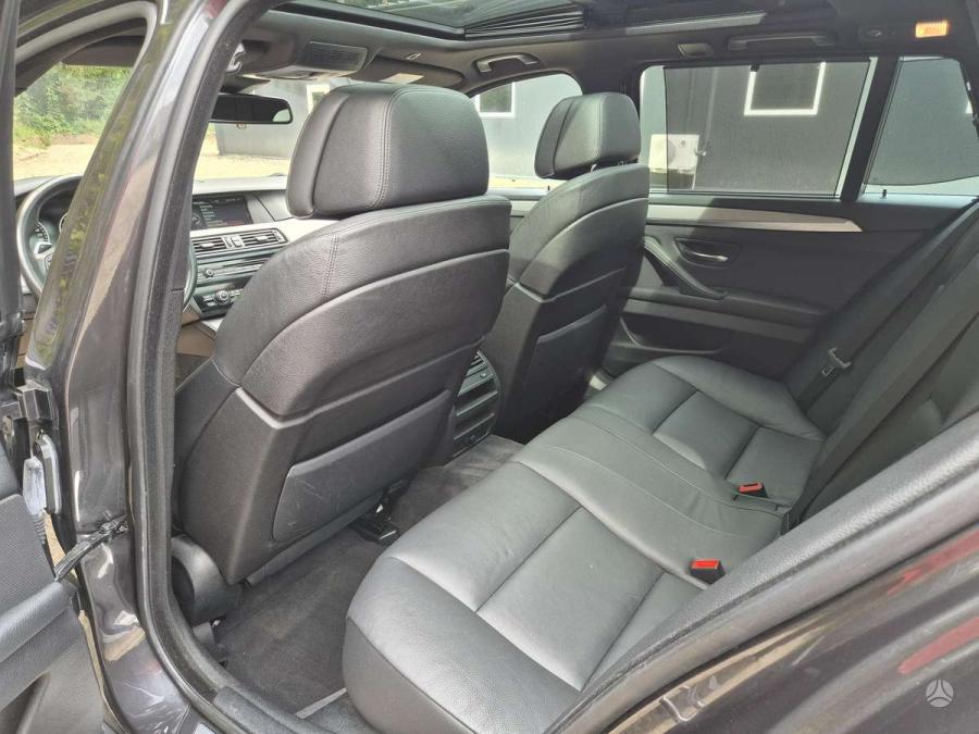 Melns BMW 535 2012 Utena, ar dzinēja tilpumu 2.99 L un nobraukumu 352 tūkst. km par 7990 €, foto 30 vietnē AUTOMOTO.COM.LV