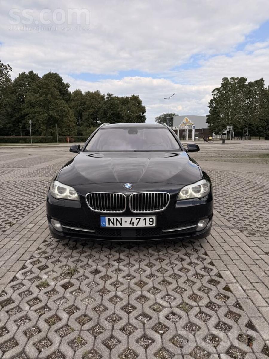 Black BMW 535 2012 in Ventspils, with an engine capacity of 3.00 L and mileage of 302 thousand km for 13000 €, photo 1 on AUTOMOTO.COM.LV