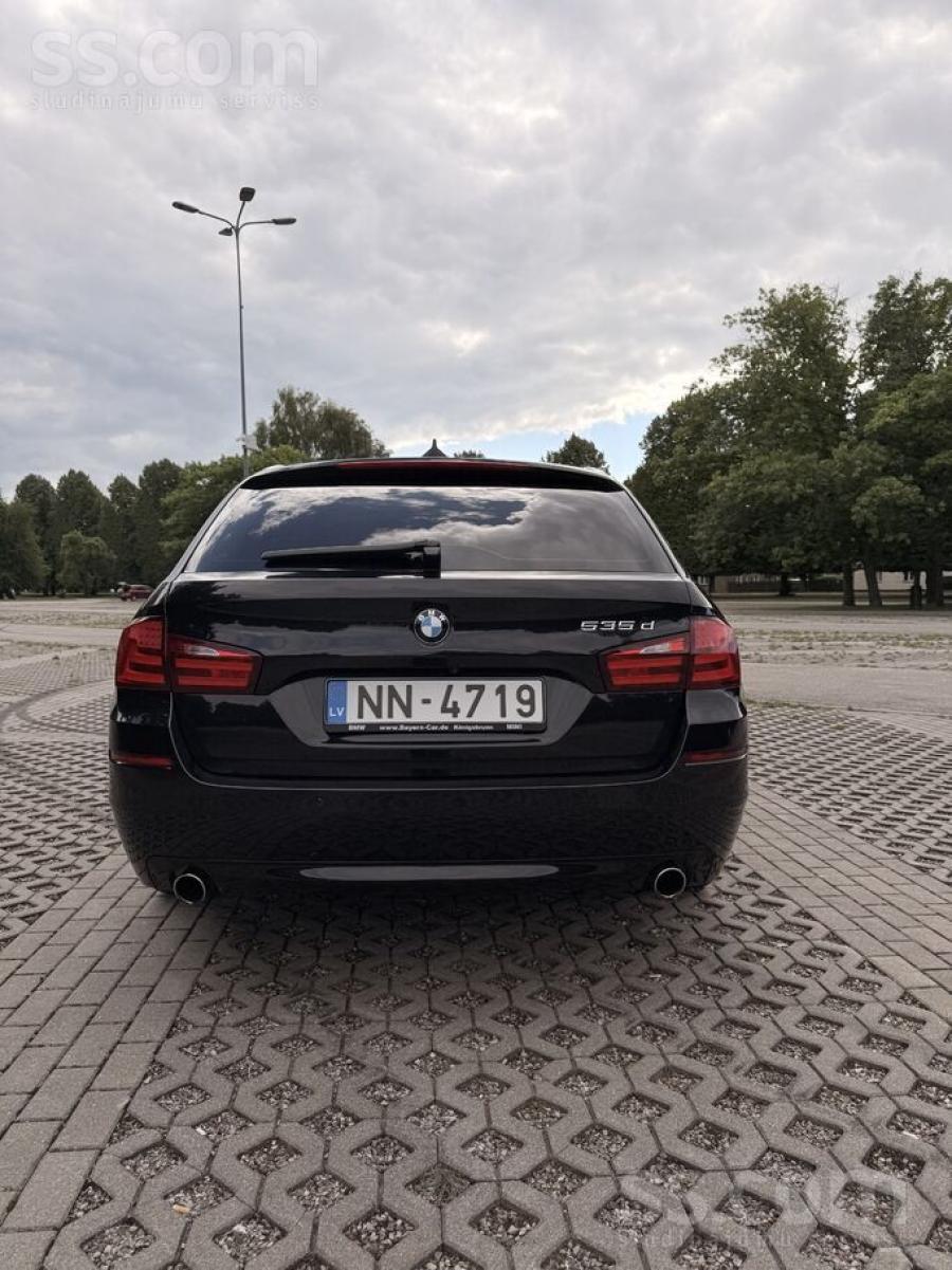 Black BMW 535 2012 in Ventspils, with an engine capacity of 3.00 L and mileage of 302 thousand km for 13000 €, photo 3 on AUTOMOTO.COM.LV