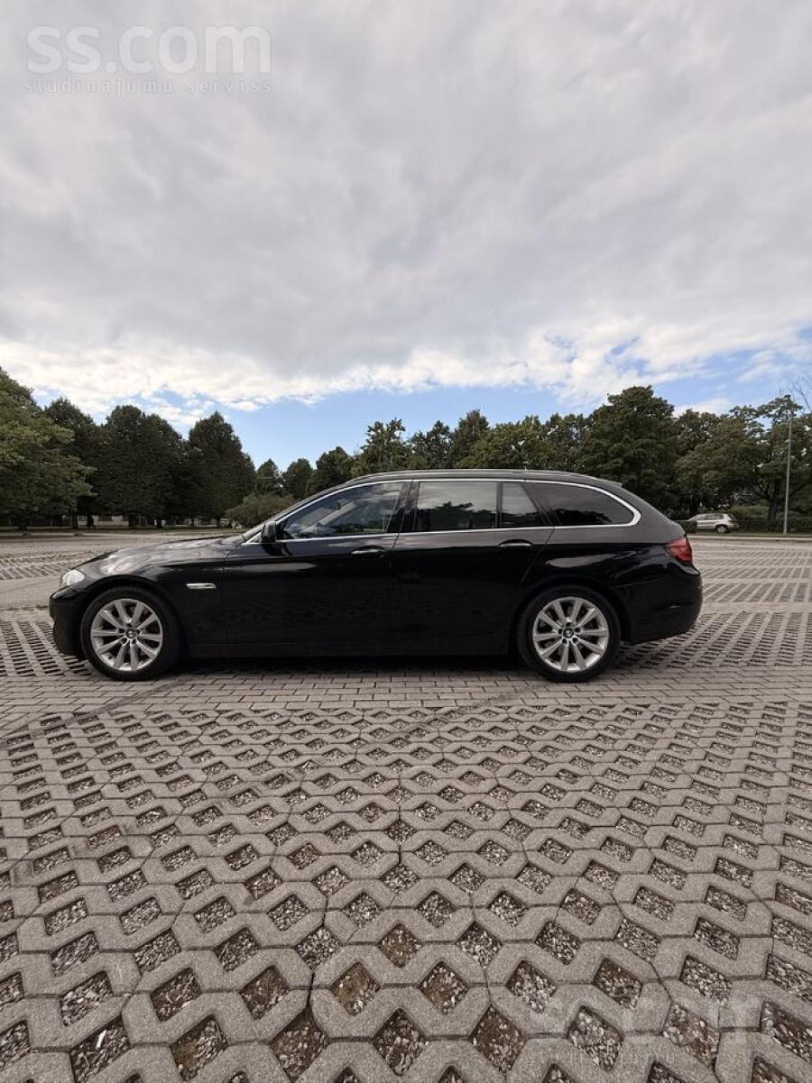 Black BMW 535 2012 in Ventspils, with an engine capacity of 3.00 L and mileage of 302 thousand km for 13000 €, photo 4 on AUTOMOTO.COM.LV
