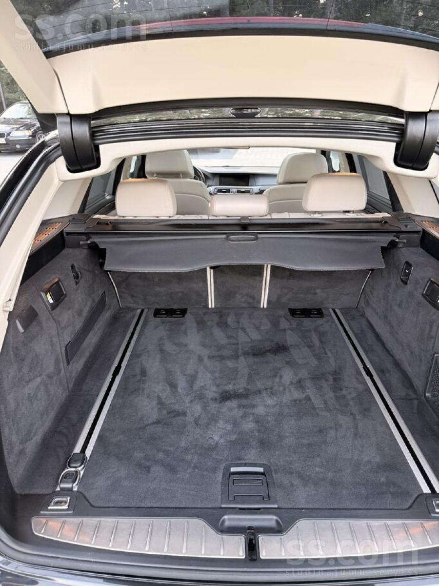 Black BMW 535 2012 in Ventspils, with an engine capacity of 3.00 L and mileage of 302 thousand km for 13000 €, photo 7 on AUTOMOTO.COM.LV
