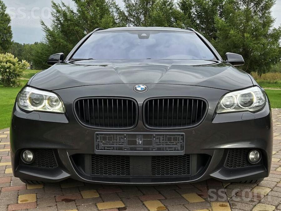 Black BMW 535 2012 in Riga, with an engine capacity of 3.00 L and mileage of 351 thousand km for 9200 €, photo 4 on AUTOMOTO.COM.LV