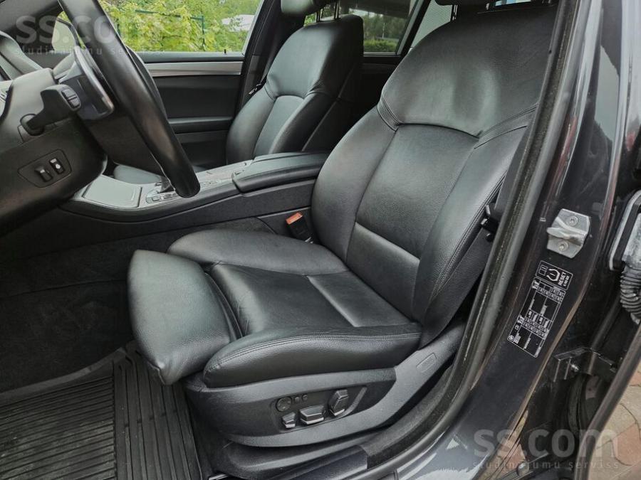 Black BMW 535 2012 in Riga, with an engine capacity of 3.00 L and mileage of 351 thousand km for 9200 €, photo 9 on AUTOMOTO.COM.LV