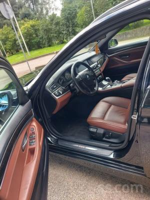 Black BMW 535 2012 in Riga, with an engine capacity of 3.00 L and mileage of 380 thousand km for 8555 €, photo 8 on AUTOMOTO.COM.LV
