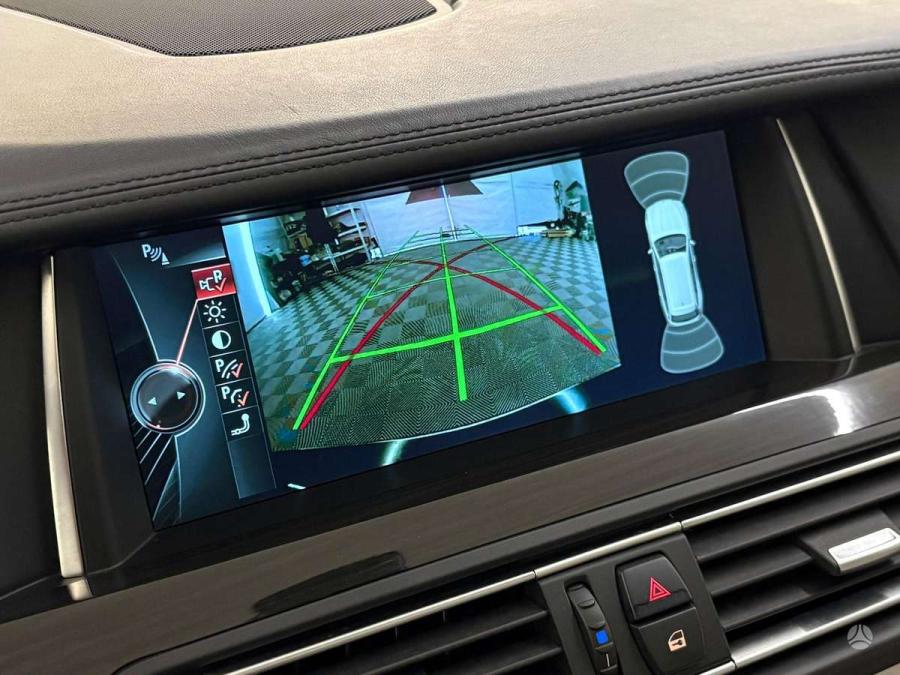 Black BMW 535 2013 in Marijampole, with an engine capacity of 2.99 L and mileage of 242 thousand km for 12650 €, photo 5 on AUTOMOTO.COM.LV
