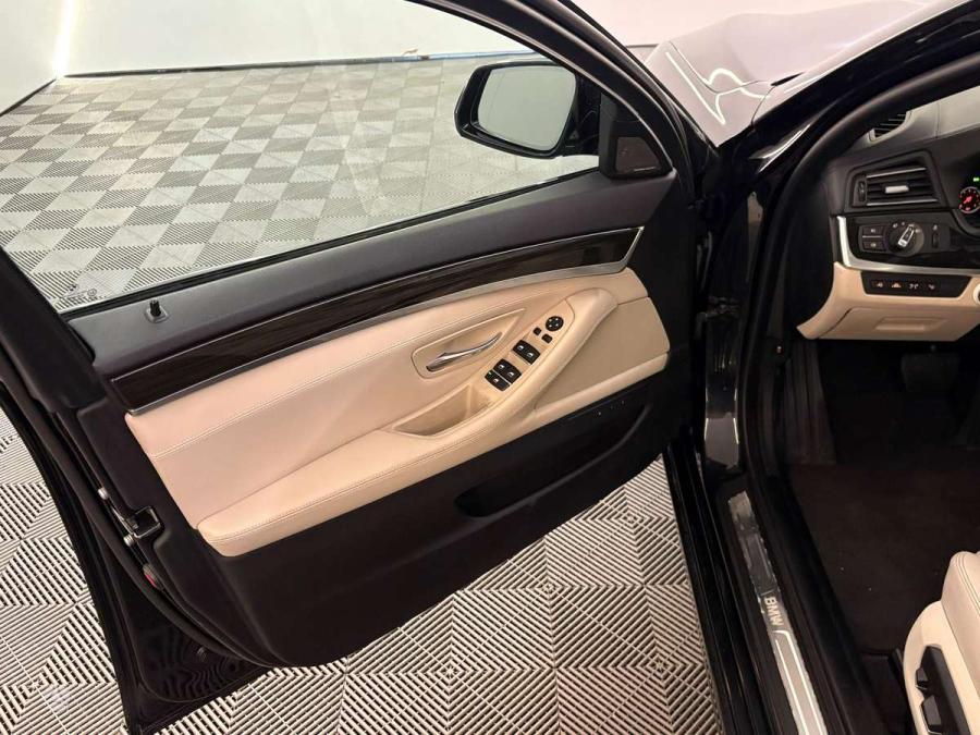 Black BMW 535 2013 in Marijampole, with an engine capacity of 2.99 L and mileage of 242 thousand km for 12650 €, photo 14 on AUTOMOTO.COM.LV