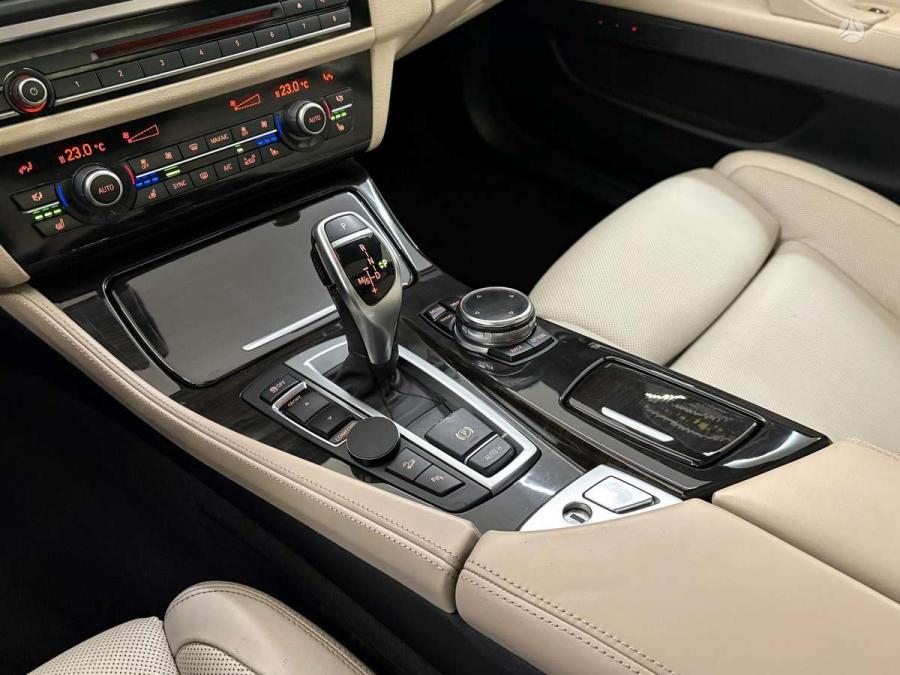 Black BMW 535 2013 in Marijampole, with an engine capacity of 2.99 L and mileage of 242 thousand km for 12650 €, photo 20 on AUTOMOTO.COM.LV